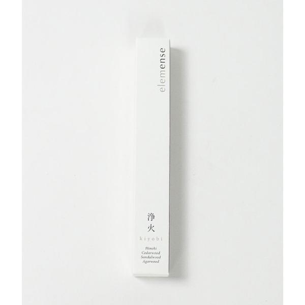（浄火）邪念を取り払い、心身を静かに清める火のエレメントから想起した香り。キラリと光るようなヒノキの清らかさに始まる針葉樹の香り、そして白檀、沈香とほどけるように甘みを広げながら、穏やかな清涼感を伝え、抜けていきます。インセンスは、少し離れ...