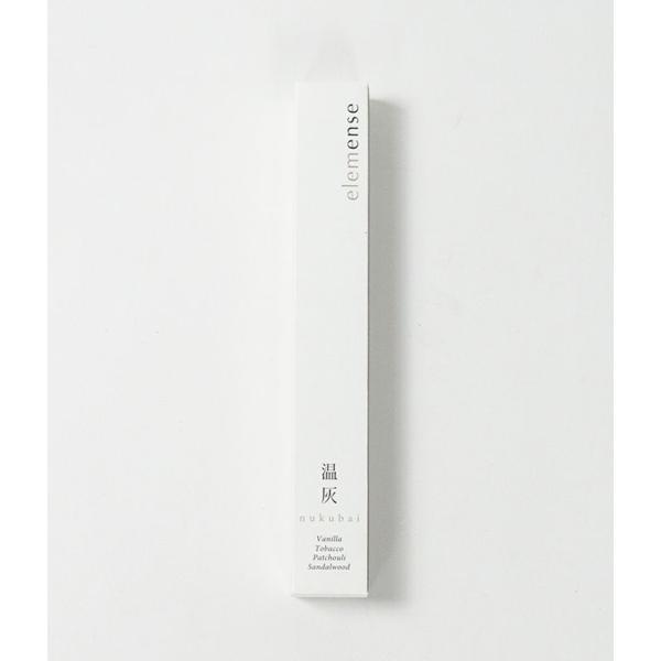 （温灰）灰の温もりのように、孤独は癒えて安らぎを得る土のエレメントから想起した香り。優しさに包まれるように、甘く温かみのある香りを広げ、ほのかにスモーキーを感じさせながら、深みと品のある白檀の香りへとつながり、やわらかに満たされます。インセ...