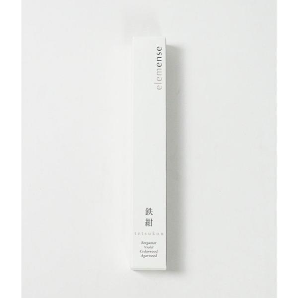 （鉄紺）強靭な鉄と流れる水の、澄んだ感覚が呼び起こされる水のエレメントから想起した香り。ひねりのある柑橘感を生むベルガモットから清楚なスミレ、そしてシダー、凛々しい沈香へと香りを重ね、奏でていきます。【サイズ】箱：26×170×20(mm)...