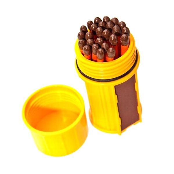 ■ランタン用マッチストームプルーフマッチと防水仕様の丈夫なコンテナのセット。驚異の防風・耐水マッチで、過酷な状況下でも15秒ほど燃え続ける心強いアイテムです。サイズ：72mm（マッチ）、77×φ30mm（コンテナ）内容：マッチ×25本、コン...