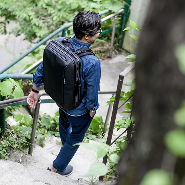 旅をテーマとした、シンプルで機能的なバッグを作れるか?というプロジェクトから出来上がったバック「trip」は旅行はもちろん、普段使いや出張などのビジネスシーンまで、多用途で使える機能的な3wayバッグ。初代tripから23箇所変更を加え新し...