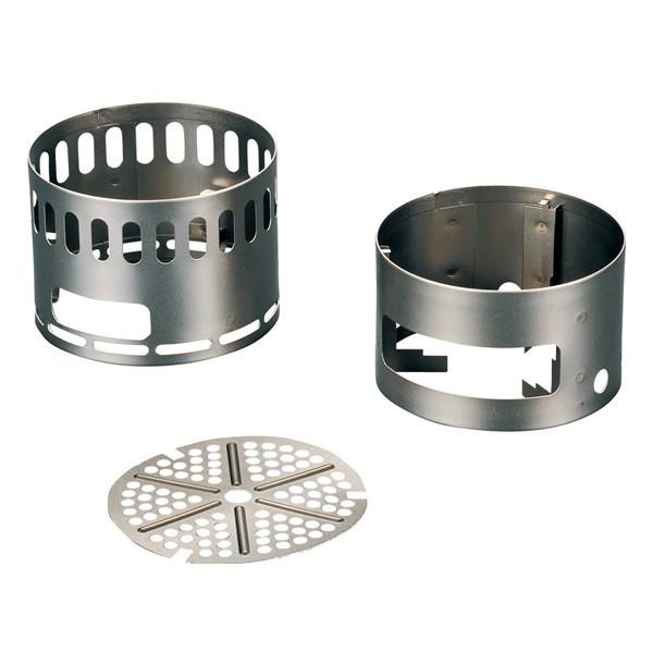 風を遮るだけでなく、上昇気流によって燃焼効率を向上させる。スタンドに別売のストーブを収納でき、コンパクトに携帯できる風を遮るだけでなく、上昇気流によって燃焼効率を向上させる。上部スタンドサイズ/径8.2×高さ6cm下部スタンドサイズ/径8×...