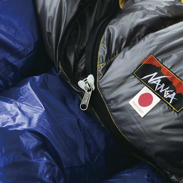 シェラフを扱う際、極薄の生地をファスナースライダーが噛み込み、開閉を行えなくなる懸念や、強く噛み込んだ場合に、生地を傷める可能性がありますその問題を軽減させるため、YKKの特殊パーツをファスナースライダーへ取り付、噛み込み原因となる隙間を減...