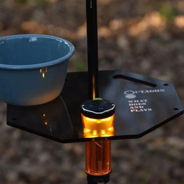 OCTAGONFLATPLATE。ゴールゼロ装着ができるオクタゴンテーブル。5050WORKSHOPの2waystand用(11mm穴)と、エッジスタンドのlanternstand用(8mm穴)の2種類があります。アクリルならではの光の屈折...