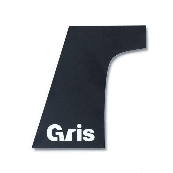 Grisのロゴマークの形のステッカーです。屋外でも貼ることができます。サイズ：W60×D65mm素材：PVC