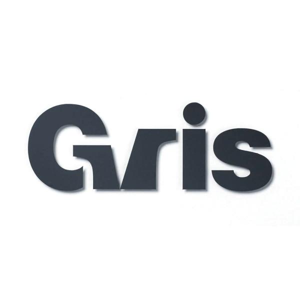Grisのロゴタイプの形のカッティングステッカーです。屋外でも貼ることができます。文字部分のみが残ります。サイズ：W100×D34mm素材：PVC