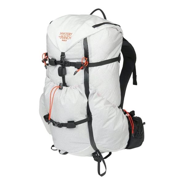 レイディックス31は、スピード・汎用性・耐久性の3つを念頭に置いて設計されています。その軽量化されたデザインは熱心なピークバガーや野心的なデイハイカーにも喜ばれます。ジッパーをオフセンターにすることで、より便利なアクセス性を実現。取り外し可...