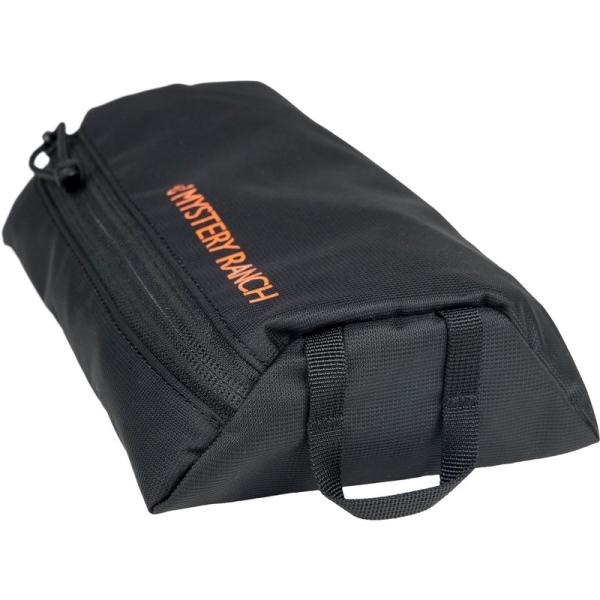 MYSTERYRANCHミステリーランチボイドバッグSサイズは旅行から日常使いまで活躍するシンプルなポーチです。ボイドバッグは、ギアやアクセサリーを整理整頓するのに必要なパッキングハックです。読書用品、洗面用具、電子機器、スナックなど、収納...