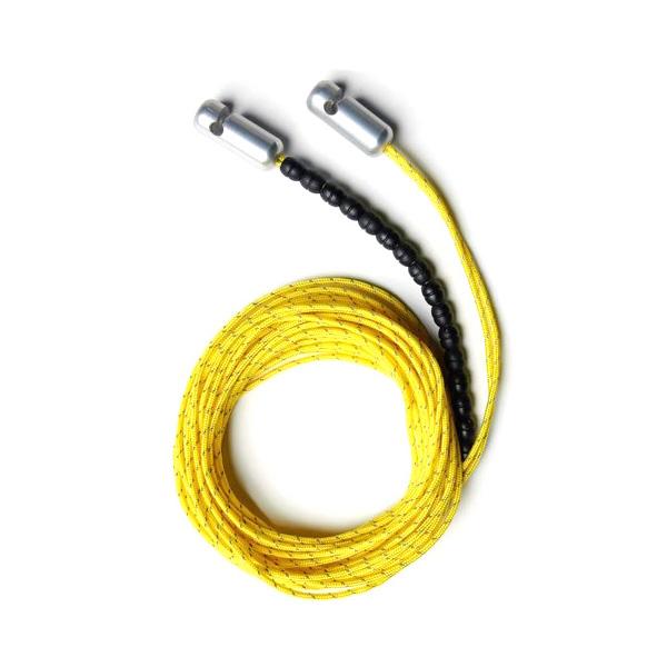 長さ6mのロングバージョン。中型タープのポール間などにも使えるようになりました。HANGING LINE（ハンギングライン）は、衣類の乾燥やランタンなどの小物収納に便利なコード。コードにフックを掛けスライドさせることで簡単にテンション調整が...