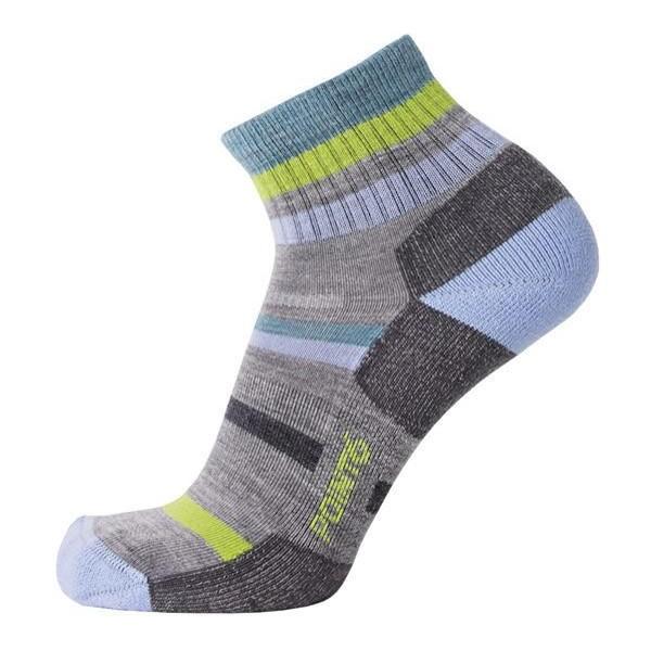 日帰りハイキングから普段履きまで幅広く使用可能。ローカットシューズに適応します。クッションは足裏に配置され、クッション性と温暖期の快適性が高いモデルです。素材：ウール 66% / スパンデックス 4%  / ナイロン 30%MADE IN USA