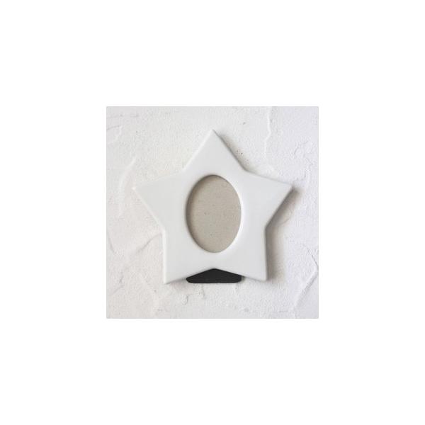 『商品情報』「外寸」縦：最大約17.0cm横：最大約17.0cm「フレーム内側窓部分」縦：最大約8.0cm横：最大約5.7cm『アウトレット商品について』こちらの商品は当店規定の判断でアウトレット商品とさせていただいております。ご購入前に必...