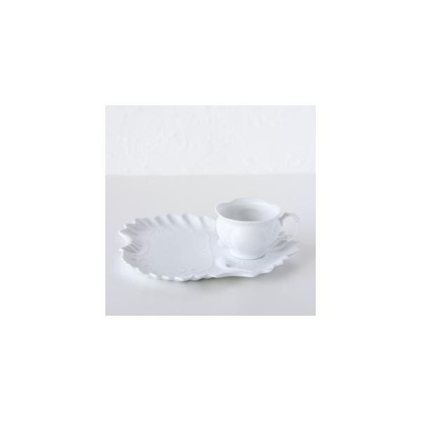 『商品情報』「ソーサー」縦：最大約23.5cm横：最大約27.5cm高さ：最大約2.0cm「カップ」直径（底）：約5.0cm直径（飲み口）：約9.6cm高さ：約6.7cm容量：約200ml『商品紹介』フェザーのようなレリーフのあるカップ＆ソ...