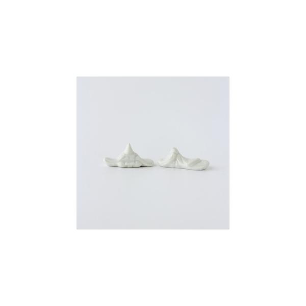 『商品情報』「男雛」縦：約2.7cm横：約5.8cm高さ：最大約3.0cm「女雛」縦：約2.7cm横：約6.0cm高さ：最大約2.5cm『注意事項』画像はあくまでも参考となり、写真ではホワイトレベルを現物同様に写すことができません。PC、携...