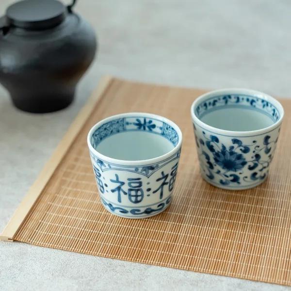 【商品詳細】口径：約8.0cm底直径：約6.0cm高さ：約6.5cm重さ：約138g容量(満水)：約200ml素材：磁器生産地：日本（美濃焼）※2種類とも同じサイズです・電子レンジ・食器洗浄機使用可・オーブン使用不可【注意事項】・陶器の性質...