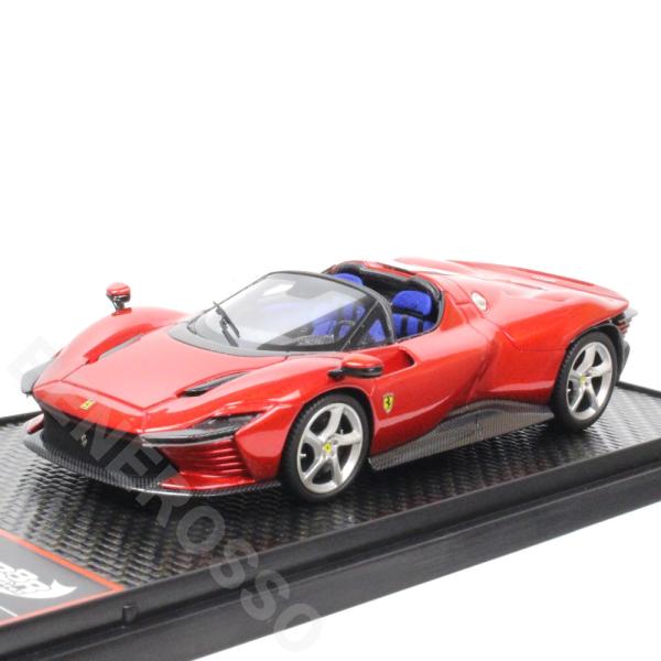 1/43スケールのBBR MODELS製のデイトナ SP3のモデルカー。■スペックメーカー：BBR MODELS（レジン製）800台限定スケール：1/43ボディカラー：メタルレッド（Metal Red）可動パーツ：なし透明ケース：あり台座：...