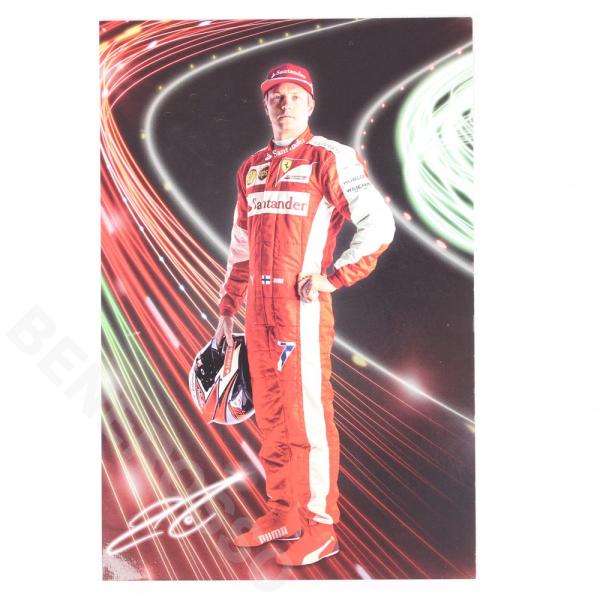 〜 フェラーリ オフィシャル ドキュメント 〜 2015年 フェラーリ オリジナルドライバーカード、キミ・ライコネンのカード（紙製・光沢）です。光の軌跡が背景にデザインされたクールでサイバーなグッズです。プリントサインも光のラインが輝くよう...