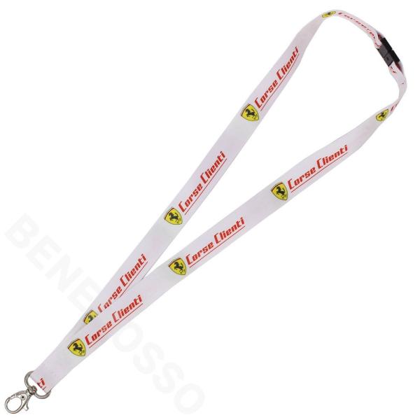 〜 フェラーリ メモラビリア コレクション 〜フェラーリ スクデット ロゴとCorse Clientiの文字が大きくプリントされたネックストラップ。フェラーリコルセクリエンティプログラムはスペシャルカスタマー向けに様々なカテゴリーがあるフェ...