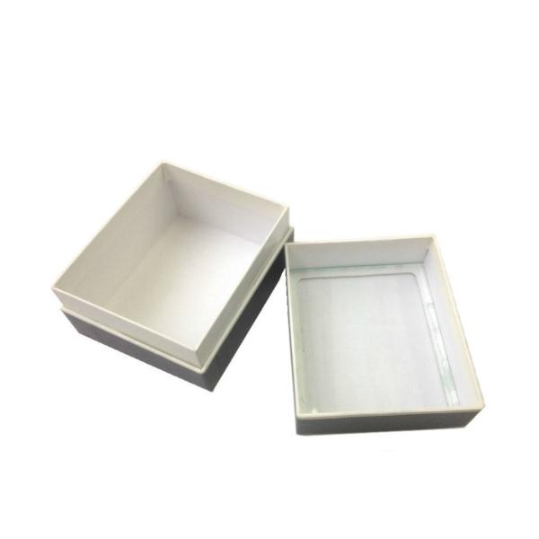 鉱物や化石などを標本整理する収納ケースです。本体は厚紙製クロス張りで高級感があります。ケースの上蓋にはガラス窓が施されています。１セット5個入りにて販売となります。 ご不明な点がございましたらVieviフリーコール【0120-388-084...