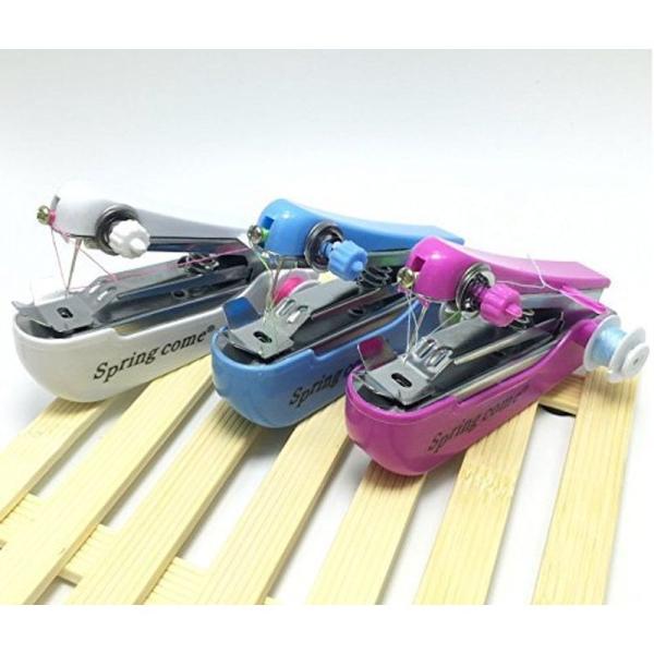 【商品名】　KUWAN 片手で縫える ポータブルタイプの携帯ミシン ミニハンドヘルド手動ミシン糸通し 巻き取り棒付き カラー（ランダム） 【商品説明】　・?z?b?`?L?X?^?C?v???P????B・???????S?X?C?b?`?...