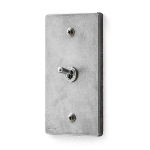 【商品名】　ZOLBONNE（ゾルボンヌ） トグルスイッチプレート グッドデザイン賞受賞 Made in Japan アルミダイカスト/縦/1連/1口/ 【商品説明】　・ZOLBONNE ?I???W?i?? ?X?C?b?`?v???[?...