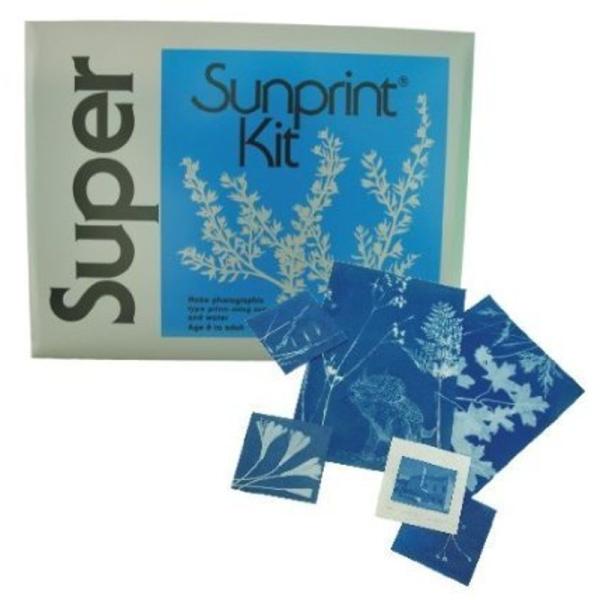 【商品名】　SunPrint Paper Kit サイアノタイプ サンアート ペーパー 日光写真 青写真が簡単に 20 X 30 cm 【商品説明】　・20 X 30 cm 15枚入り・写したいモチーフをサンプリントペーパーの上にのせて5-...