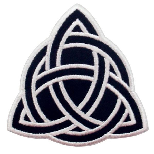 【商品名】　Triquetra ケルト記号刺繍入りアイロン貼り付け/縫い付けワッペン, 白い 【商品説明】　・15秒でDIY！ジーンズやジャケット、ベスト、帽子、バックパックなど、いろんなものに最適です！・サイズ：7.5 * 7.5 センチ...