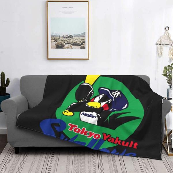 【商品名】　東京ヤクルトスワローズつば九郎 ブランケット blanket フランネル ふんわりおしゃれ毛布オールシーズン 洗える ひざ掛け ブランケット 【商品説明】　・??y?K?p?V?[???z????p?????????A?I?t?...