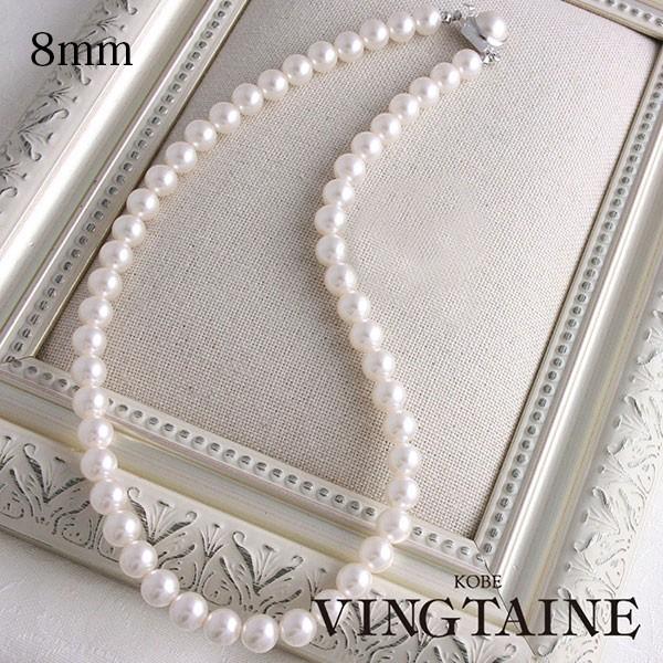 丁度首元を飾ってくれる短めの長さで、とってもレディーな印象に仕上がります。結婚式やパーティーなど華やかなシーンから、普段使いまで幅広く対応してくれます。サイズ▼全長：43cmパール直径：約0.8cm素材▼アクリルパール　　