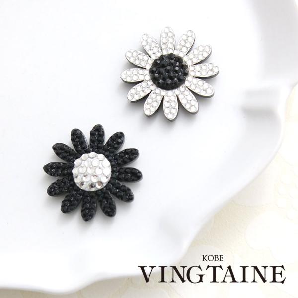 モノトーンカラーのビジューを散りばめた大人っぽさ漂うマーガレットモチーフのブローチ。程よいボリューム感で大人のお洒落のワンポイントにぴったり。これ一つでもアクセントになるし、他のモチーフと組み合わせて付けたり、色々アレンジも楽しめそう。使わ...