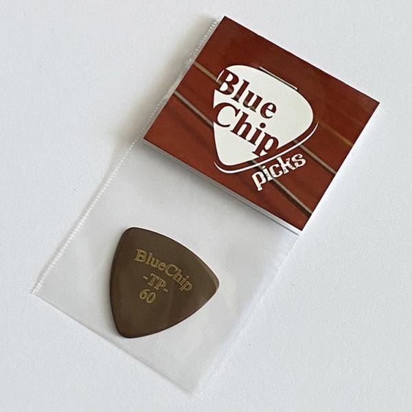 Blue Chip Picks(ブルー・チップ・ピックス)のトライアングル型フラットピック。クラシカルなトライアングル形状で厚みは「TPシリーズ」で最も厚みのある60/1000インチ(約1.50mm)となり、右利き用のエッジ加工が施されてい...