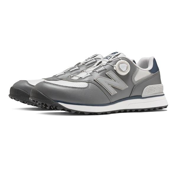 ■商品情報トッププロから好評の日本人の足にフィットするラストを採用した人気の「574 」スパイクレスBoaモデルがv4にアップデート。ゴルフに最適化したグリップ性の高いラギッド意匠のアウトソール、捻れを抑えるナイロンシャンク、安定性を高める...