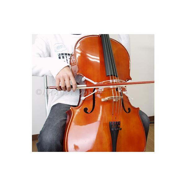 チェロ弓のボーイング練習ガイドHorACE Bow Guide（ホーレス・ボウガイド）です。チェロに装着して、ガイドに沿って弓を動かすことにより、正しい弓のボーイング練習が身に付くよう矯正できる効果的な練習アイテムです。適用サイズは、チェロ...