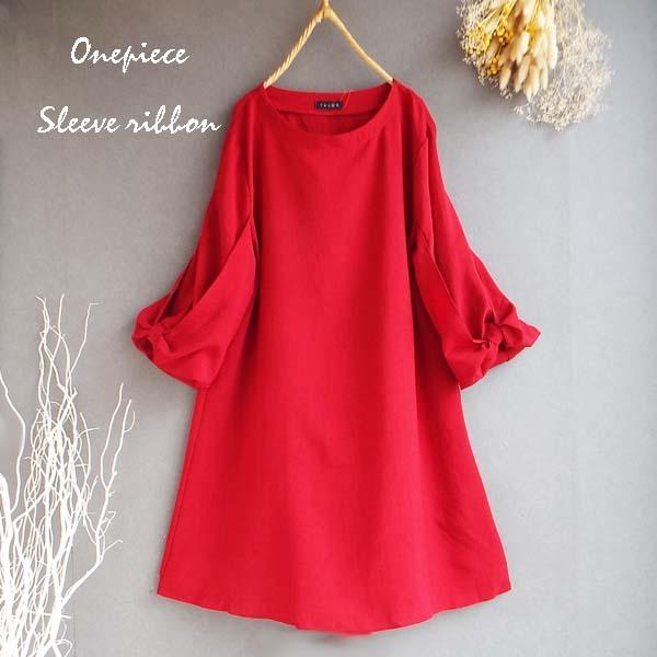 〓〓〓〓〓〓〓袖口がリボンスタイルデザインの人気ワンピース袖口はバルーンデザインでふっくら感がエレガントな雰囲気たっぷりな大人スタイル衿元はすっきりデザインシワになりにくくお出かけスタイルにもオススメなワンピースですスッキリと綺麗に見える丈...