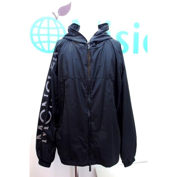 MONCLER モンクレール【商品名】2022FW ナイロン ジップアップブルゾン レインジャケット 腕ロゴ BESAR ベサ【カラー】黒【国内定価】155,100円【サイズ】サイズ表記 ： 7*4XL相当 大きいサイズ・ ゆき丈104(平...