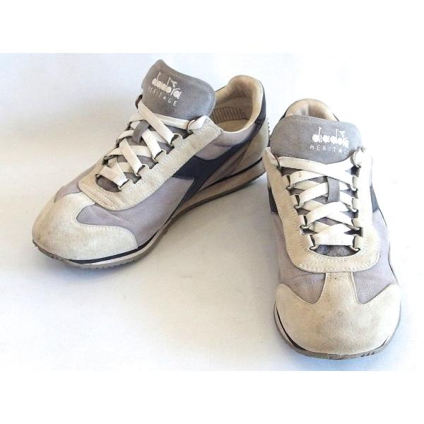 DIADORA ディアドラ【商品名】EQUIPE　スニーカー 【カラー】グレー|ネイビー【サイズ】サイズ表記 ： ・24.5・ ソール残り ・9/10【素材】・スエード×ファブリック【コンディションレベル】B+（通常中古品） [全体］目立つ...