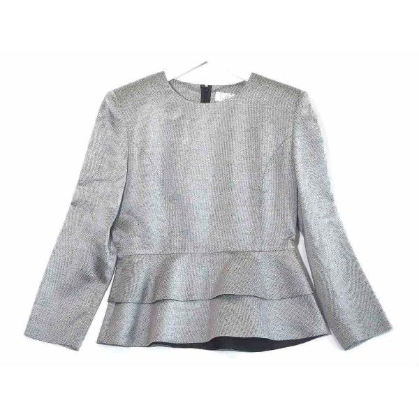 SOIR DOLCE ソワールドルチェ【商品名】東京ソワール ラメ入 プルオーバー　ペプラムトップス　アセテート　シルク混 【カラー】シルバー【サイズ】サイズ表記 ： ・9肩幅(平置) ・39 身幅 ・42 袖丈 ・51 着丈 ・54【素材...