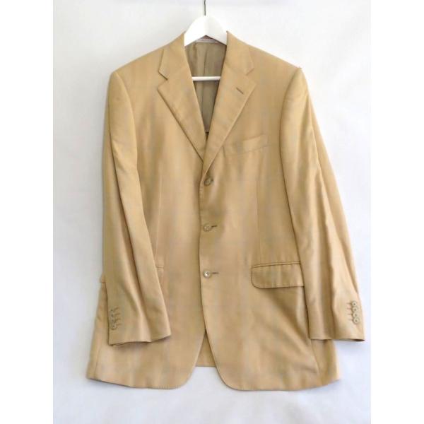 CORNELIANI コルネリアーニ【商品名】ソフトバンブー　チェック柄　テーラードジャケット 【カラー】イエローベージュ/ライトブルー【商品説明】ヘリンボーン地に大きいチェック柄です。両サイドにポケット有り。サイドベンツ【サイズ】サイズ表...