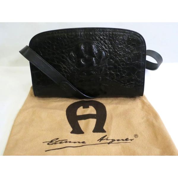 Etienne Aigner's エティエンヌ アイグナー【商品名】クロコダイル型押し　レザー本革　ショルダーバッグ　クロスボディ ＜デッドストック＞ 【カラー】ブラック【商品説明】ファスナー開閉【サイズ】W（底面） ・ 260*D（底面）...