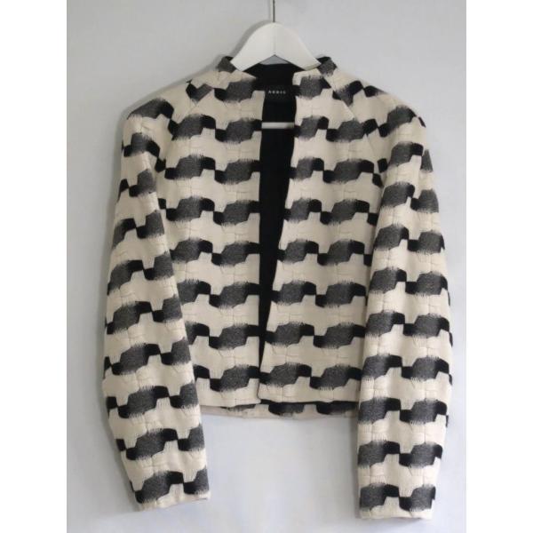 akris アクリス【商品名】ツイード　ノーカラージャケット バイカラー BLACK＆WHITE Knit Wool Jacket 【カラー】白/黒【商品説明】商品情報）B&amp;W Knit Wool Jacket sz 6www.mi...