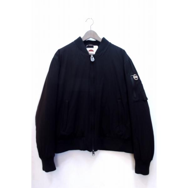 【商品名】【コルマー COLMAR】 中綿ジャケット ブルゾン 【カラー】ブラック【サイズ】サイズ表記 ： 52肩幅53(平置) ・ 身幅61 ・ 袖丈64 ・ 着丈 ・62【素材】ポリエステル【季節の目安】秋春【コンディションレベル】B+...