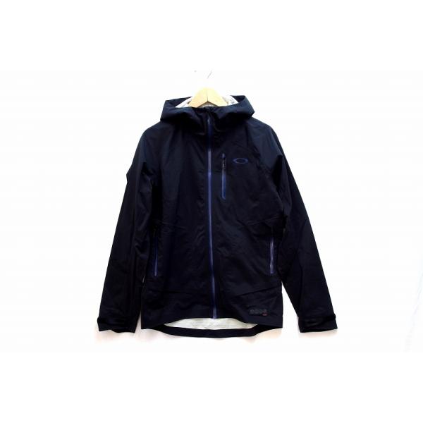 OAKLEY オークリー【商品名】Viability Tech Jacket テックジャケット 412019JP【カラー】ブラック【商品説明】高い防水性と透湿性を併せ持つ素材を使用し、パフォーマンスウェアを究極までにスタイリッシュにすること...