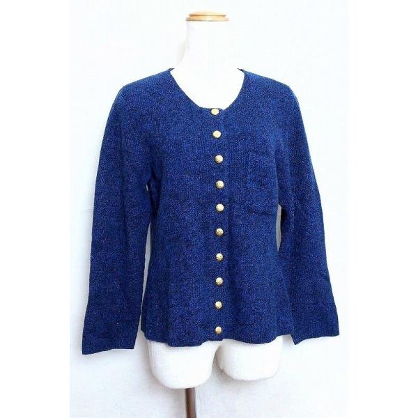 【商品名】LEVEN　カシミヤ混　丸首ニットカーディガン 【カラー】ブルー系【サイズ】サイズ表記 ： サイズ表記無し・ 肩幅(平置)37 ・ 身幅43 ・ 袖丈53 ・ 着丈54【備考】左胸にポケット有り。【素材】毛70％　ナイロン25％　...