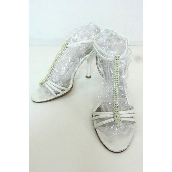 【商品名】saint tropez corporation VII XII XXX　ストラップサンダル 【カラー】ホワイト系【サイズ】サイズ表記 ： 35　1/2（22.5ｃｍ相当）・ ヒール高さ約9ｃｍ・ ヒール残 7/10【素材】レザー...