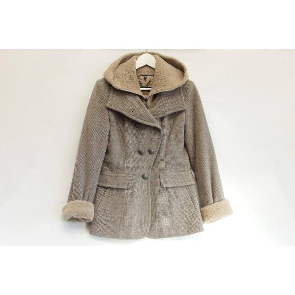 【商品名】ARTICO アルティコ　ムートン切替　アンゴラ　ジップアップコート　フード 【カラー】ベージュ【サイズ】サイズ表記 ： ・44肩幅(平置) ・38 身幅 ・44 袖丈 ・57 着丈 ・67【素材】・画像参照【季節の目安】冬【コン...