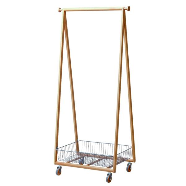 収納力のあるバスケット棚が付いたハンガーラック。コンパクトでキャスター付き。置き場所も選びません。両サイドのフックには小物が掛けられます。耐荷重:カゴ:5kg、ハンガー:10kg、取手:1kg、全体:15kg商品サイズ:W660×D415×...