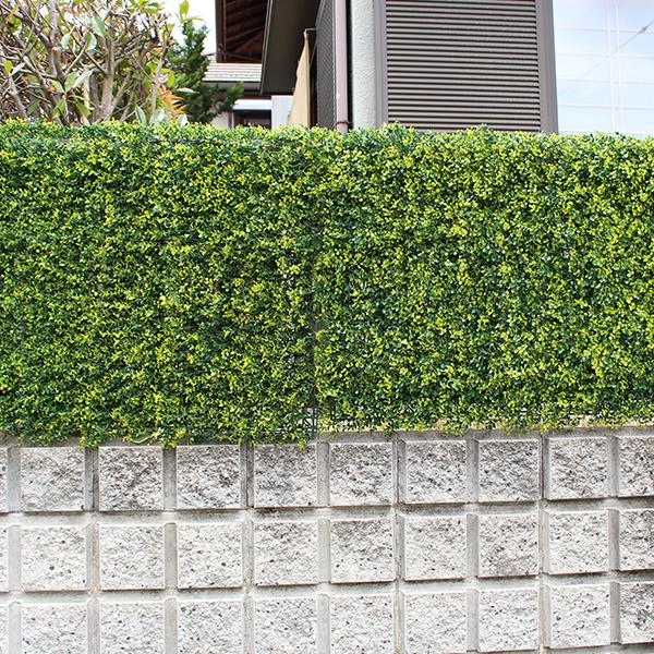 自然な緑で自然に目隠し。葉の一枚一枚細部までリアルさを追求したグリーンフェンス。柵の隙間から外の視線が気になる方におすすめです。外からの視線を遮りながら周りに柔らかな緑の印象を与えます。設置・固定も楽々簡単。幅1000mm×奥行1000mm...