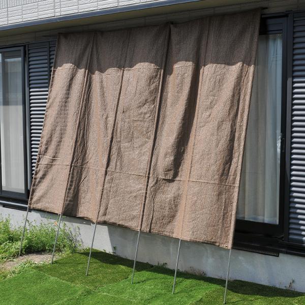 強い日差しも部屋の中では心地よい光に。軽量で女性にも組み立てやすい。幅3000mm×奥行2800mm支柱：スチール帆布：ポリエチレン