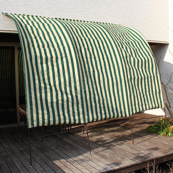 強い日差しも部屋の中では心地よい光に。アーチ型の構造により内側の空間は広くお使いいただけます。アジャスター付きで角度の調整が可能。幅3000mm×奥行1000-1800mm×高さ2500-2900mm生地サイズ　3000×2700mm支柱径...