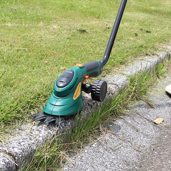 お庭のメンテナンスをこの１台に任せられる。コードレスだから仕事効率がアップします。作業を楽にする補助輪付きだから立ちながら楽々草刈りができます。本体　80×330×110/590-910mm本体（ハンディ時）高さ110mm本体高さ（スティッ...