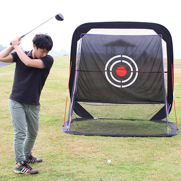 打ちっぱなしを手軽にいつでもお家で。嬉しい折りたたみ式で手軽に練習。ゴルフの上達への近道です。幅2250mm×奥行1700mm×高さ2000mmターゲット　1620×1500mmポール1420mm収納サイズφ850mmターゲット　赤丸φ21...
